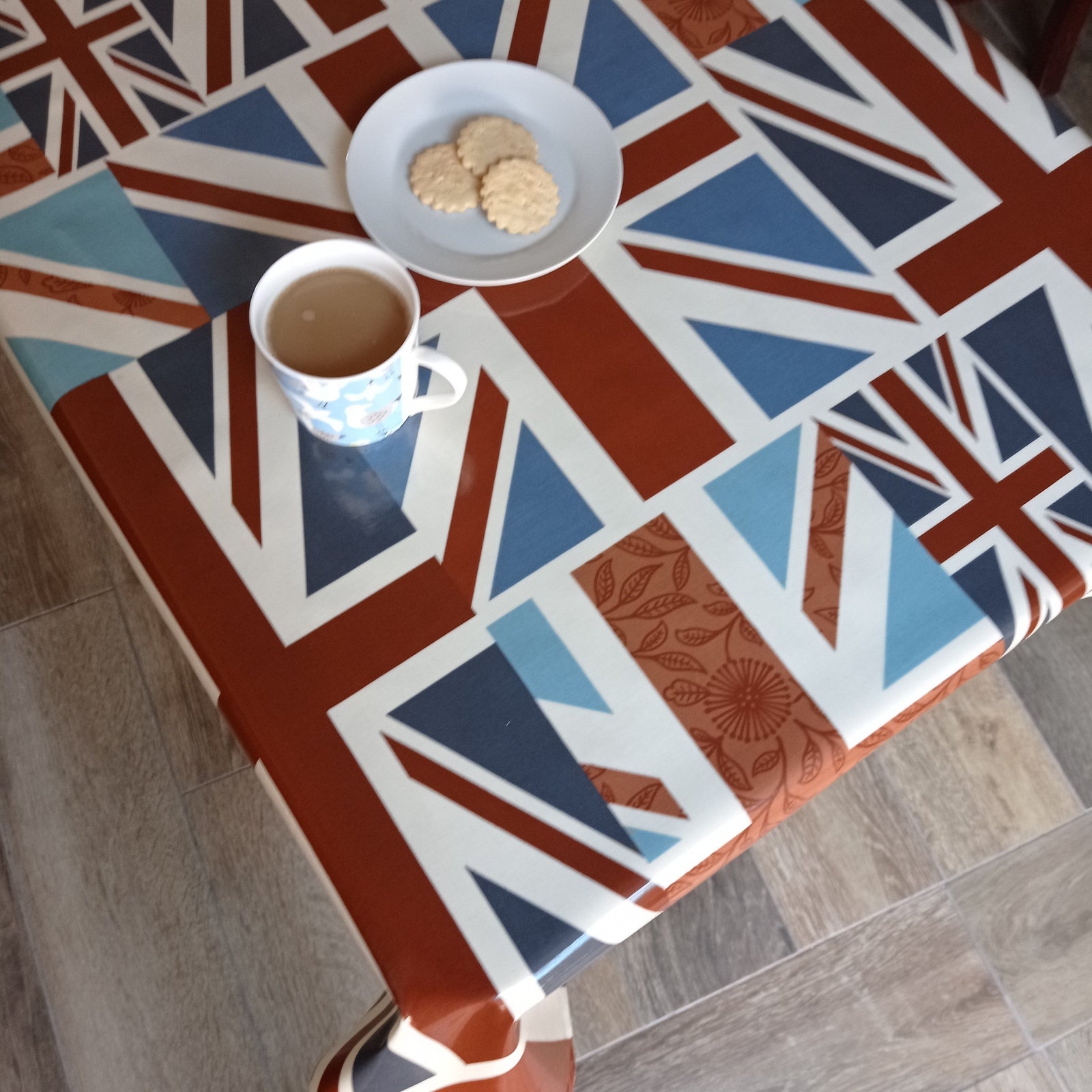 Retro Union Jack Flag Oilcloth - PVC Tablecloths & Vinyl Tablecloths