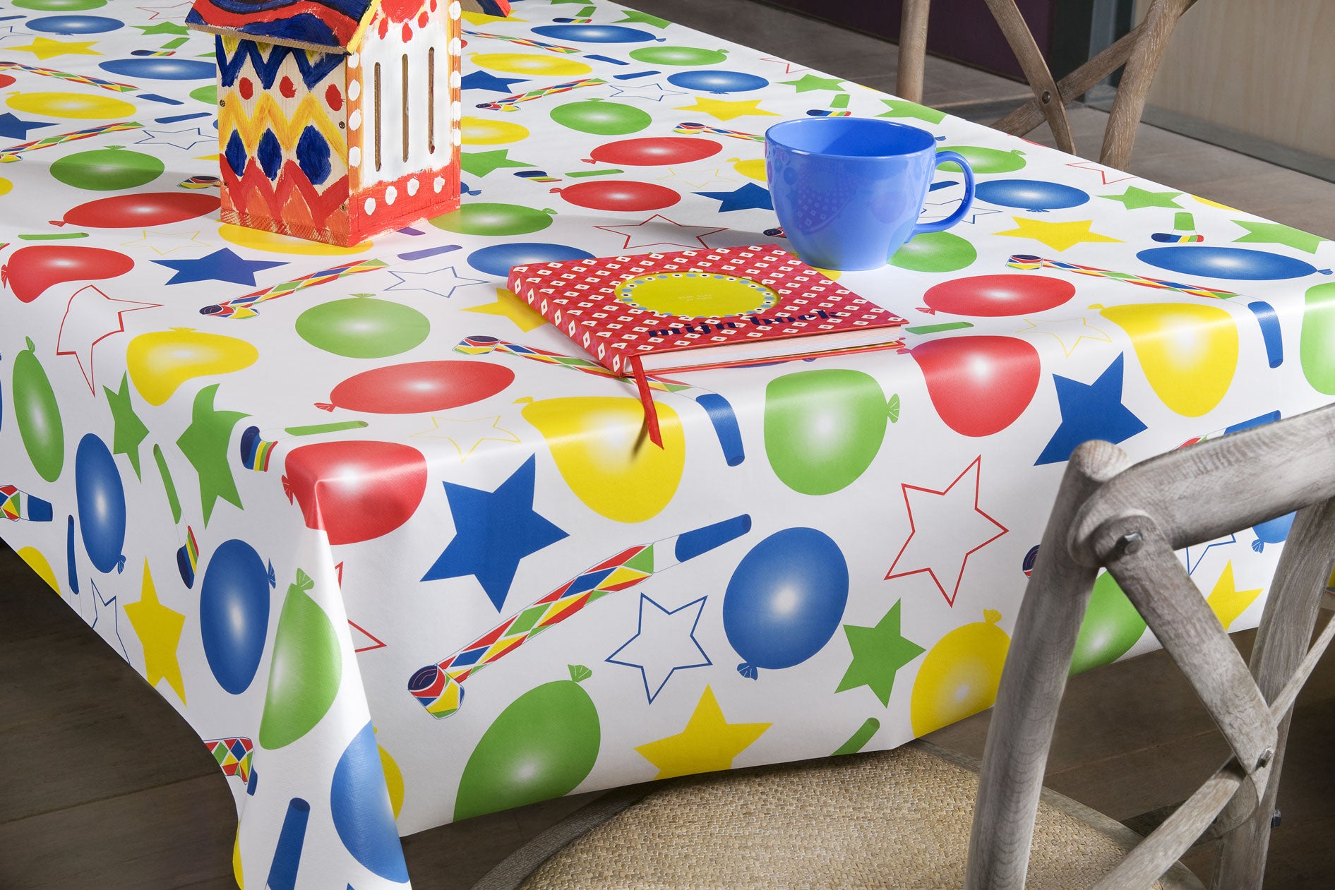 Square Wipe Clean Tablecloth Vinyl PVC 140cm x 140cm Party Time Balloo